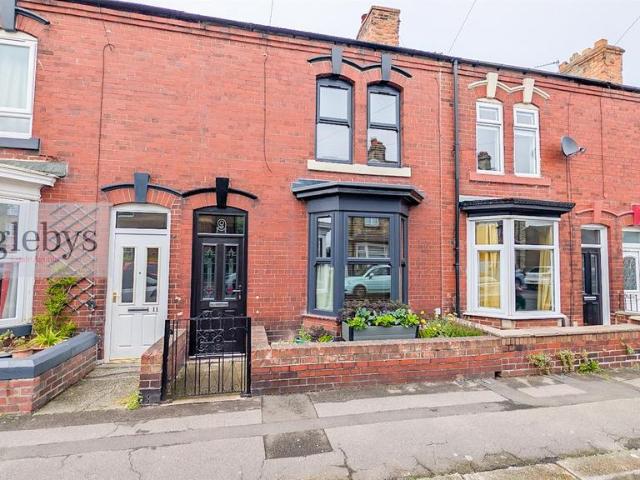 3 bedroom terraced house for sale