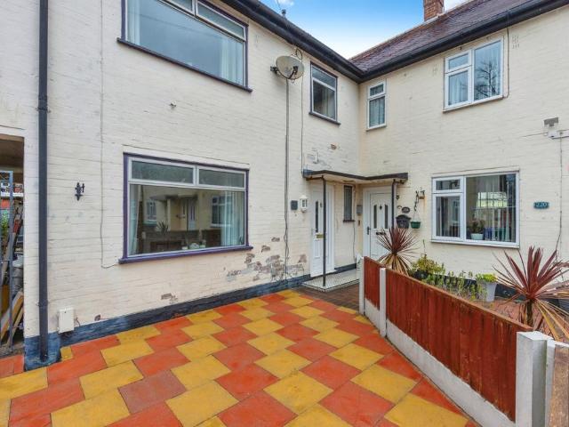 3 bedroom terraced house for sale