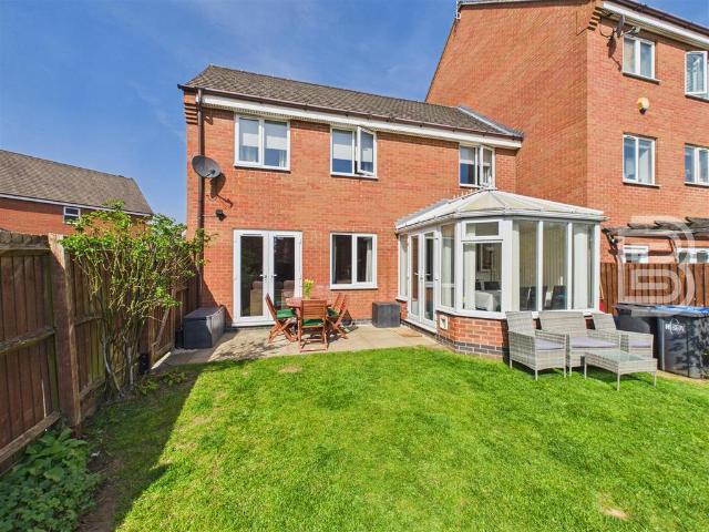 3 bedroom terraced house for sale