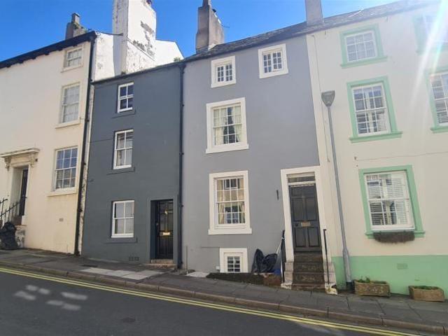 3 bedroom terraced house for sale