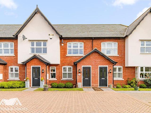 3 bedroom terraced house for sale