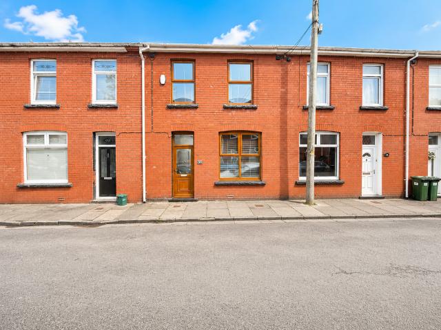 3 bedroom terraced house for sale
