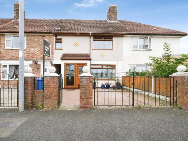 3 bedroom terraced house for sale