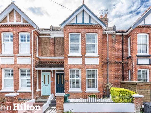 3 bedroom terraced house for sale