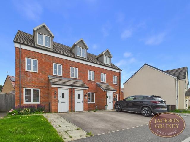 3 bedroom terraced house for sale