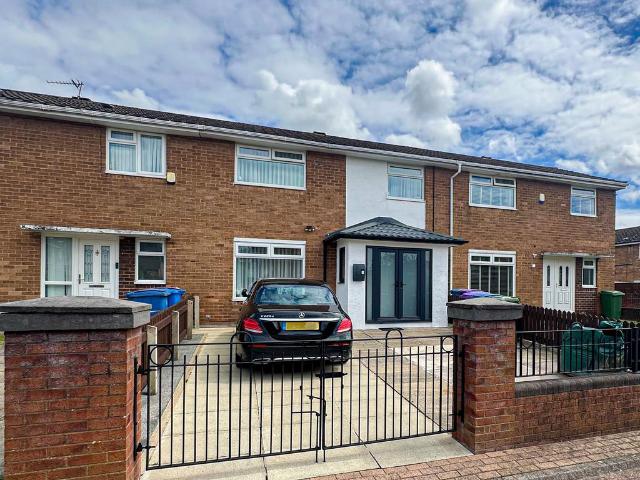 3 bedroom terraced house for sale