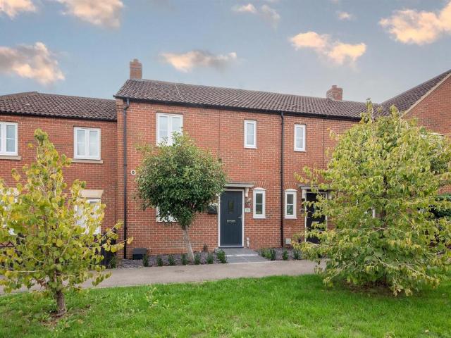 3 bedroom terraced house for sale