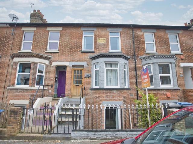 3 bedroom terraced house for sale