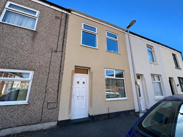 3 bedroom terraced house for sale