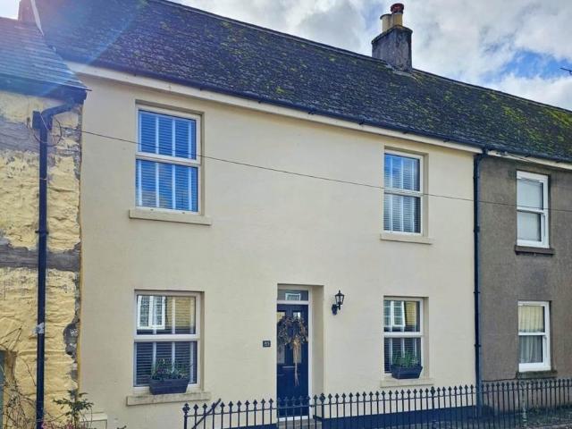 3 bedroom terraced house for sale