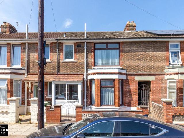 3 bedroom terraced house for sale