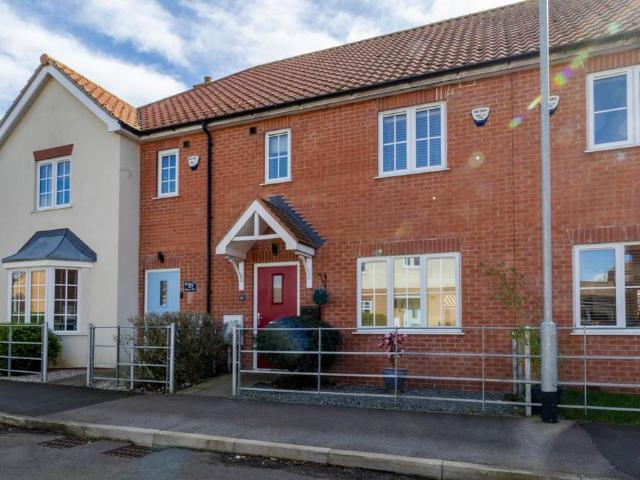 3 bedroom terraced house for sale