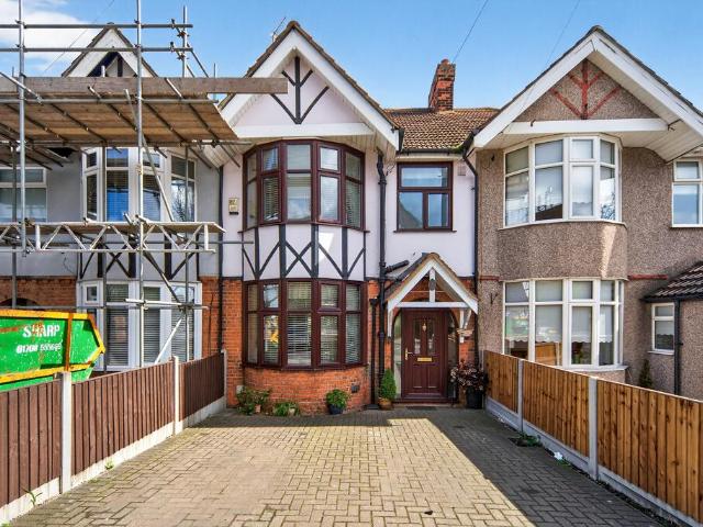 3 bedroom terraced house for sale