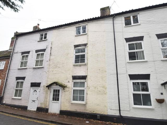 3 bedroom terraced house for sale