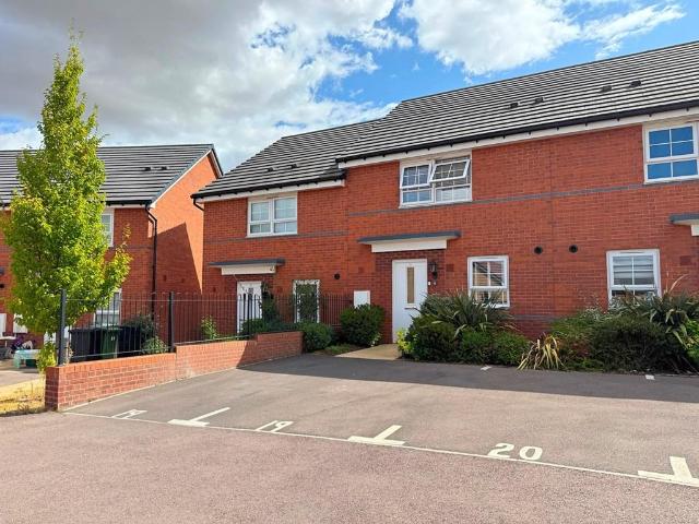 3 bedroom terraced house for sale