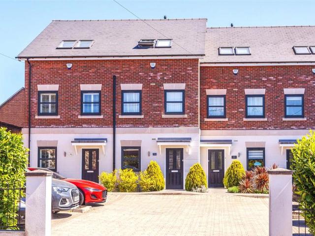 3 bedroom terraced house for sale