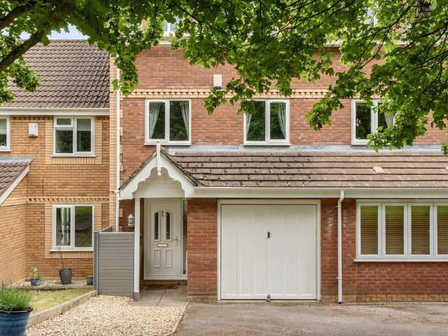 3 bedroom terraced house for sale