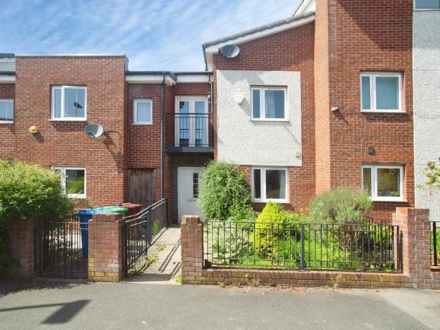 3 bedroom terraced house for sale