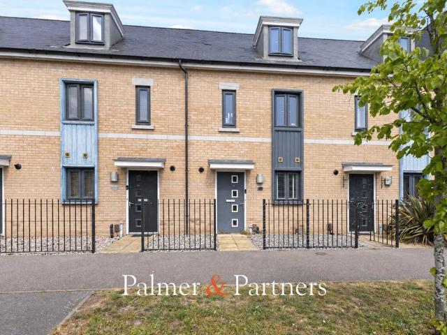 3 bedroom terraced house for sale