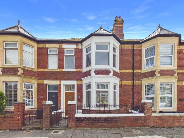 3 bedroom terraced house for sale