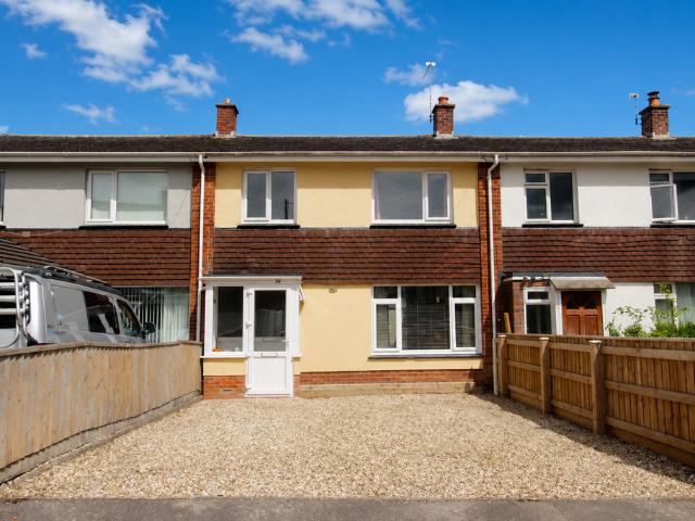 3 bedroom terraced house for sale