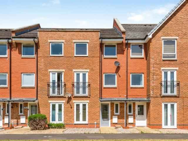 3 bedroom terraced house for sale