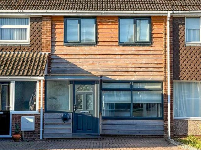 3 bedroom terraced house for sale