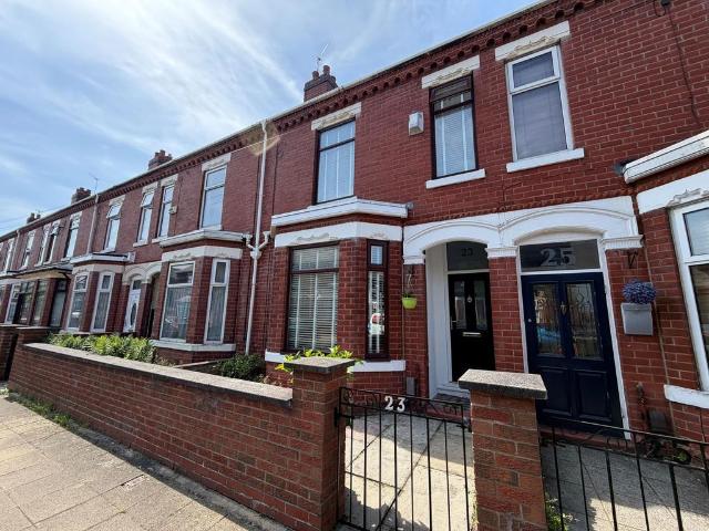 3 bedroom terraced house for sale