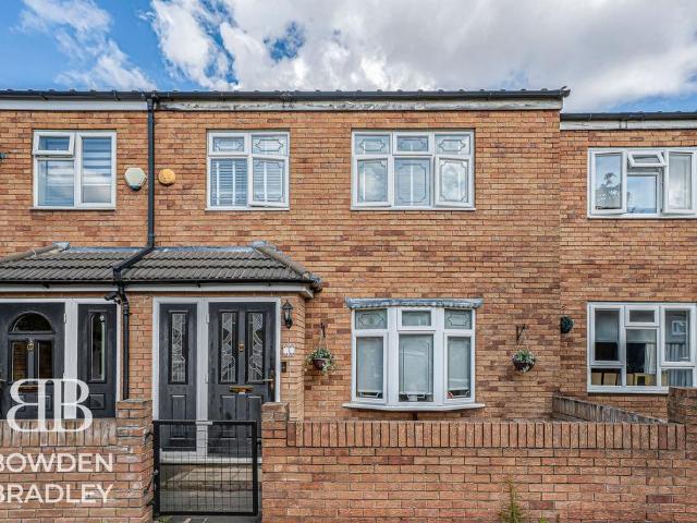 3 bedroom terraced house for sale