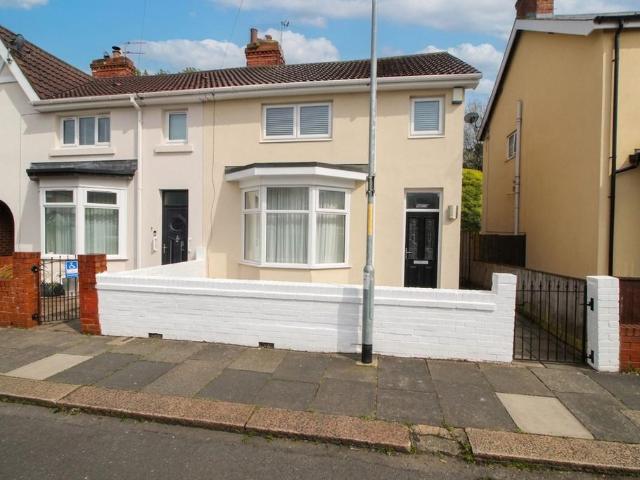 3 bedroom terraced house for sale