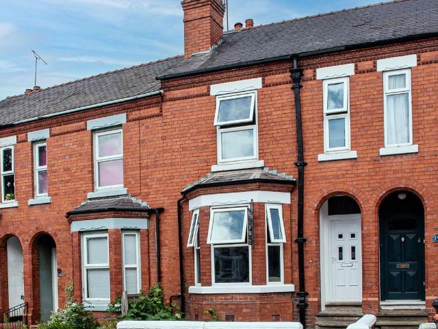 3 bedroom terraced house for sale