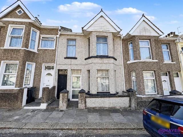 3 bedroom terraced house for sale