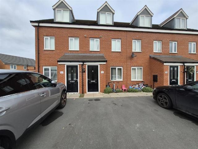 3 bedroom terraced house for sale