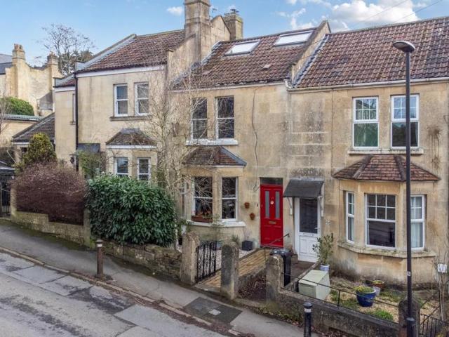 3 bedroom terraced house for sale