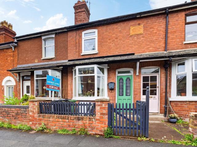 3 bedroom terraced house for sale