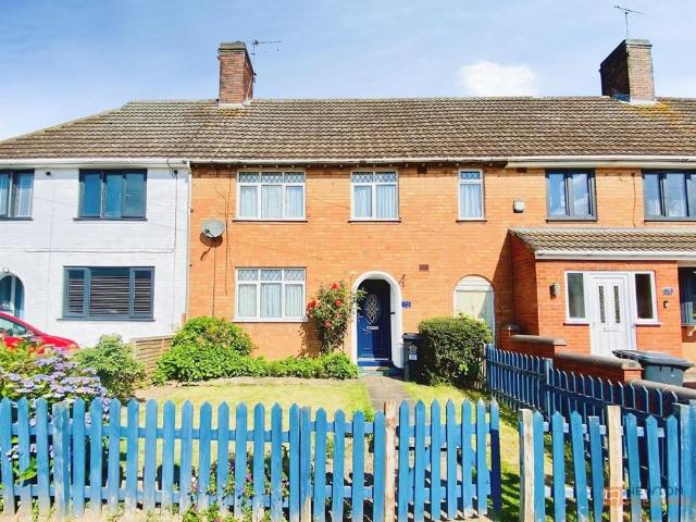 3 bedroom terraced house for sale