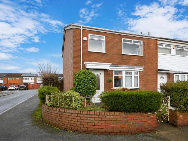 3 bedroom terraced house for sale