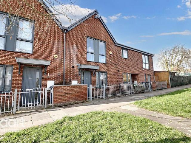 3 bedroom terraced house for sale