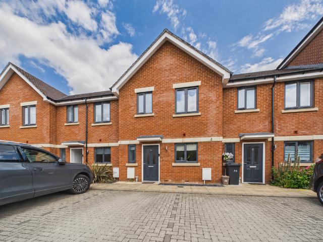 3 bedroom terraced house for sale