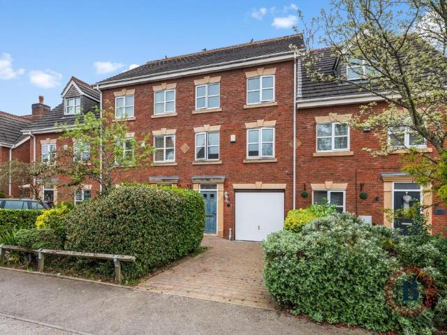 3 bedroom terraced house for sale