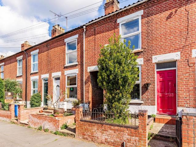 3 bedroom terraced house for sale