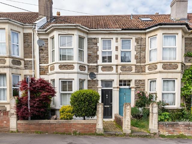 3 bedroom terraced house for sale