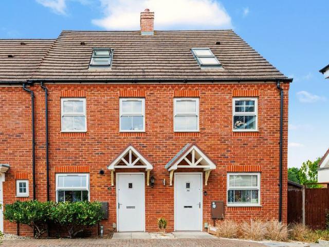 3 bedroom terraced house for sale
