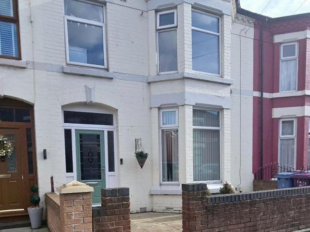 4 bedroom terraced house for sale