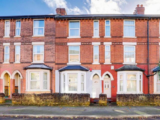 3 bedroom terraced house for sale