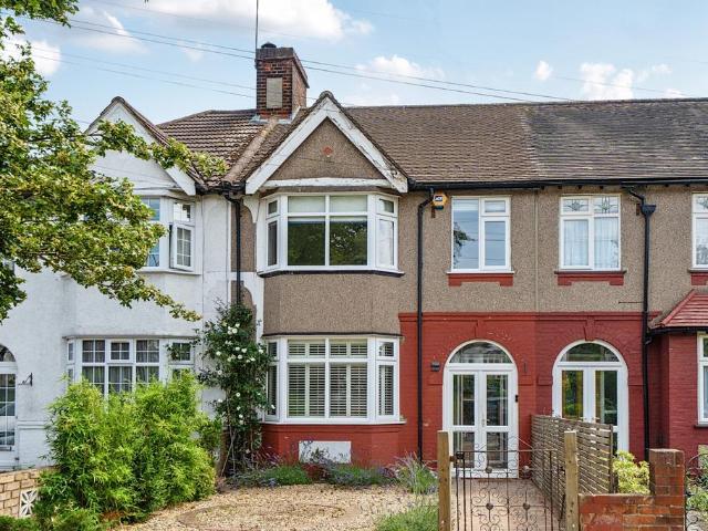 3 bedroom terraced house for sale