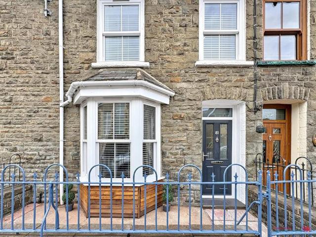 3 bedroom terraced house for sale