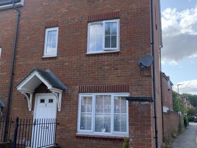 3 bedroom terraced house for sale