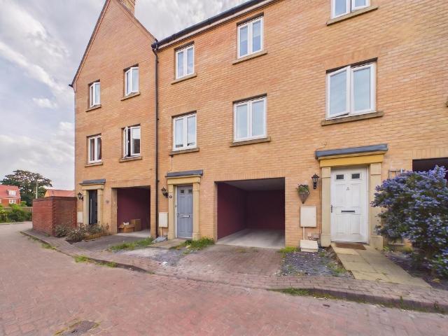 3 bedroom terraced house for sale