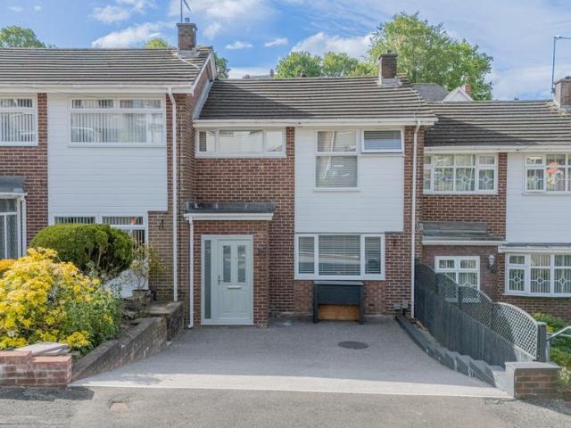 3 bedroom terraced house for sale
